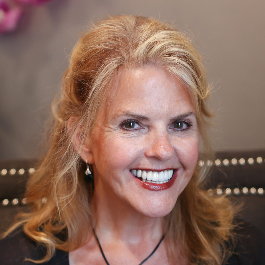 Adriana Hall's Instagram, Twitter & Facebook on IDCrawl